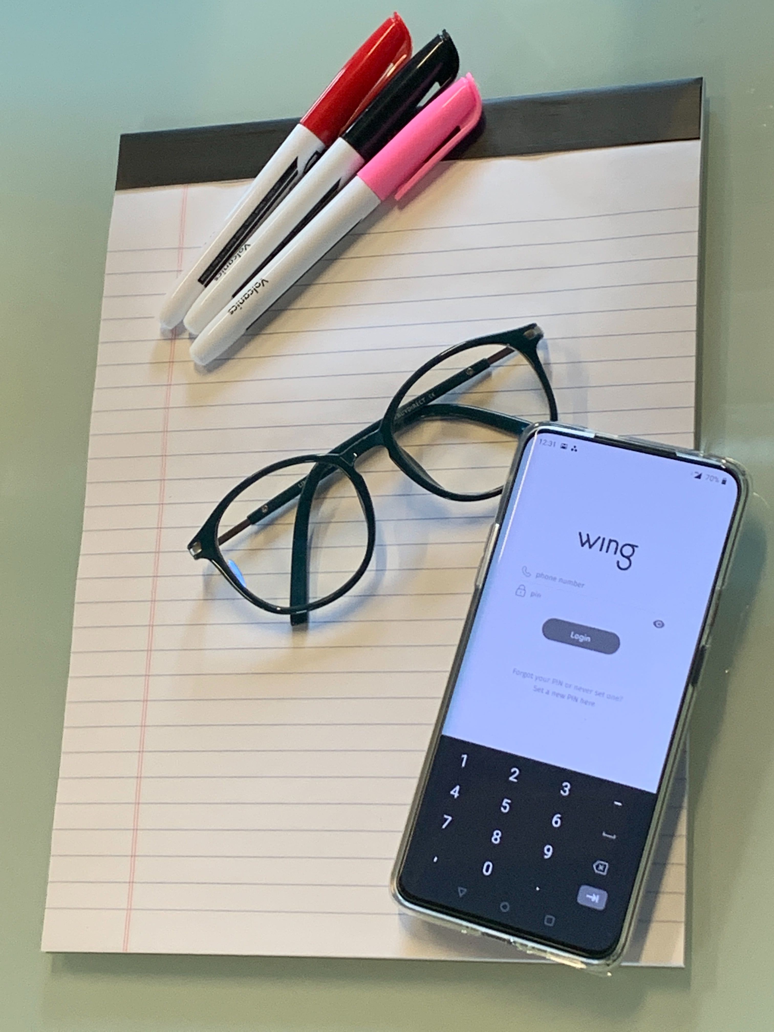 The grayscale Wing App - Cell Phone News & More - Wing Blog